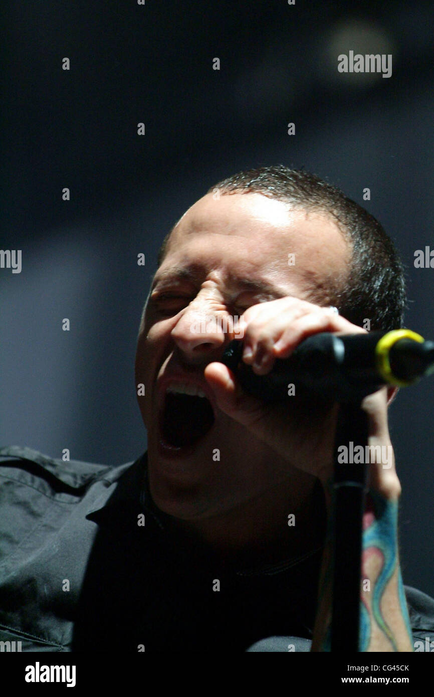 Chester Bennington of Linkin Park perform during 'A Thousand Suns ...
