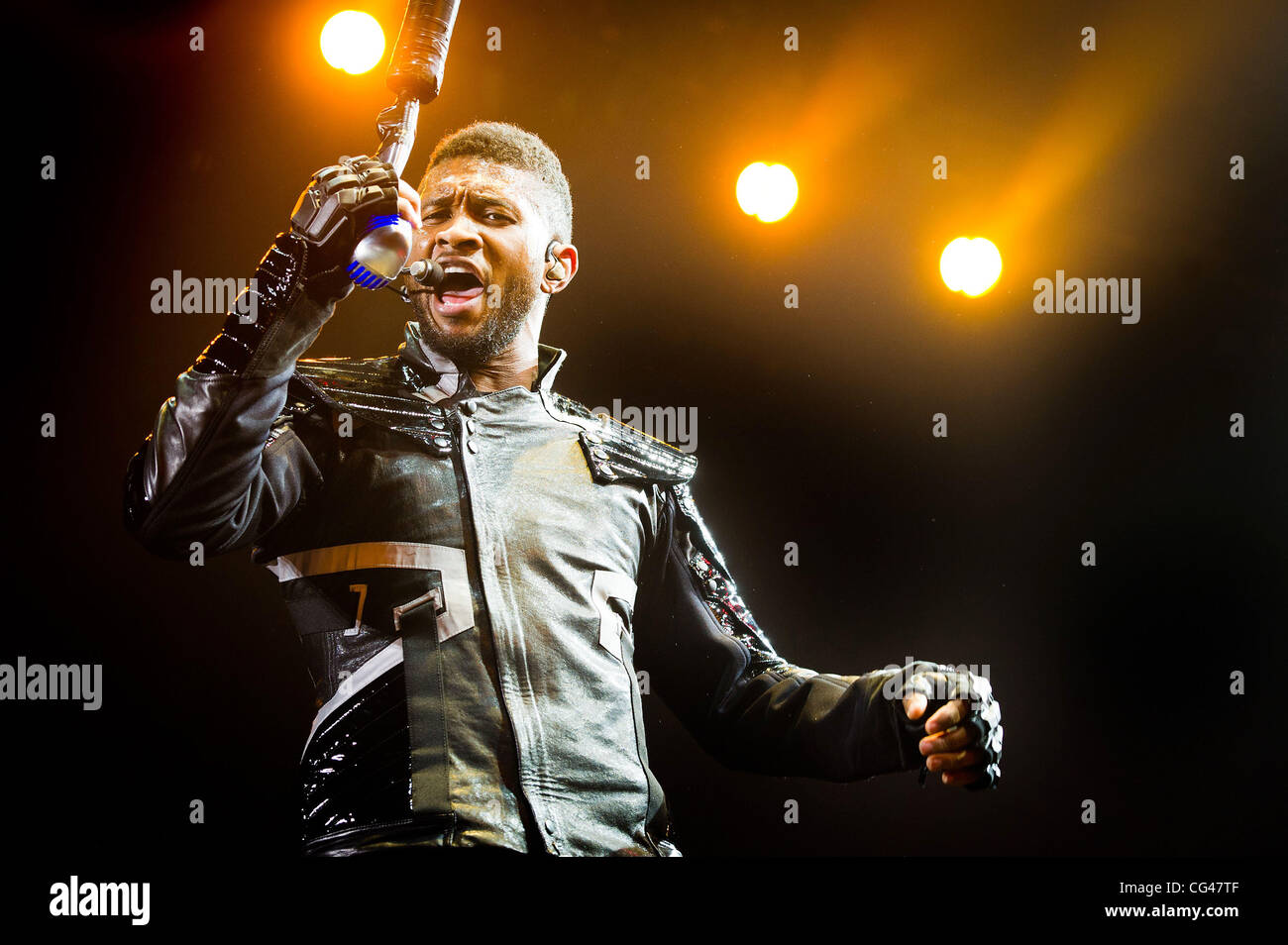 Usher performing live at Bercy Paris, France - 24.01.11 Stock Photo - Alamy