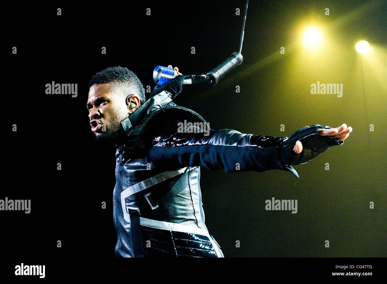 Usher performing live at Bercy Paris, France - 24.01.11 Stock Photo - Alamy