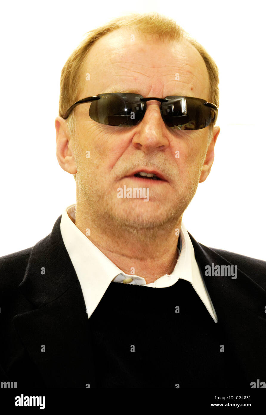 Producer Robin Millar promotes Marina Laslo's new album 'Night & Day ...