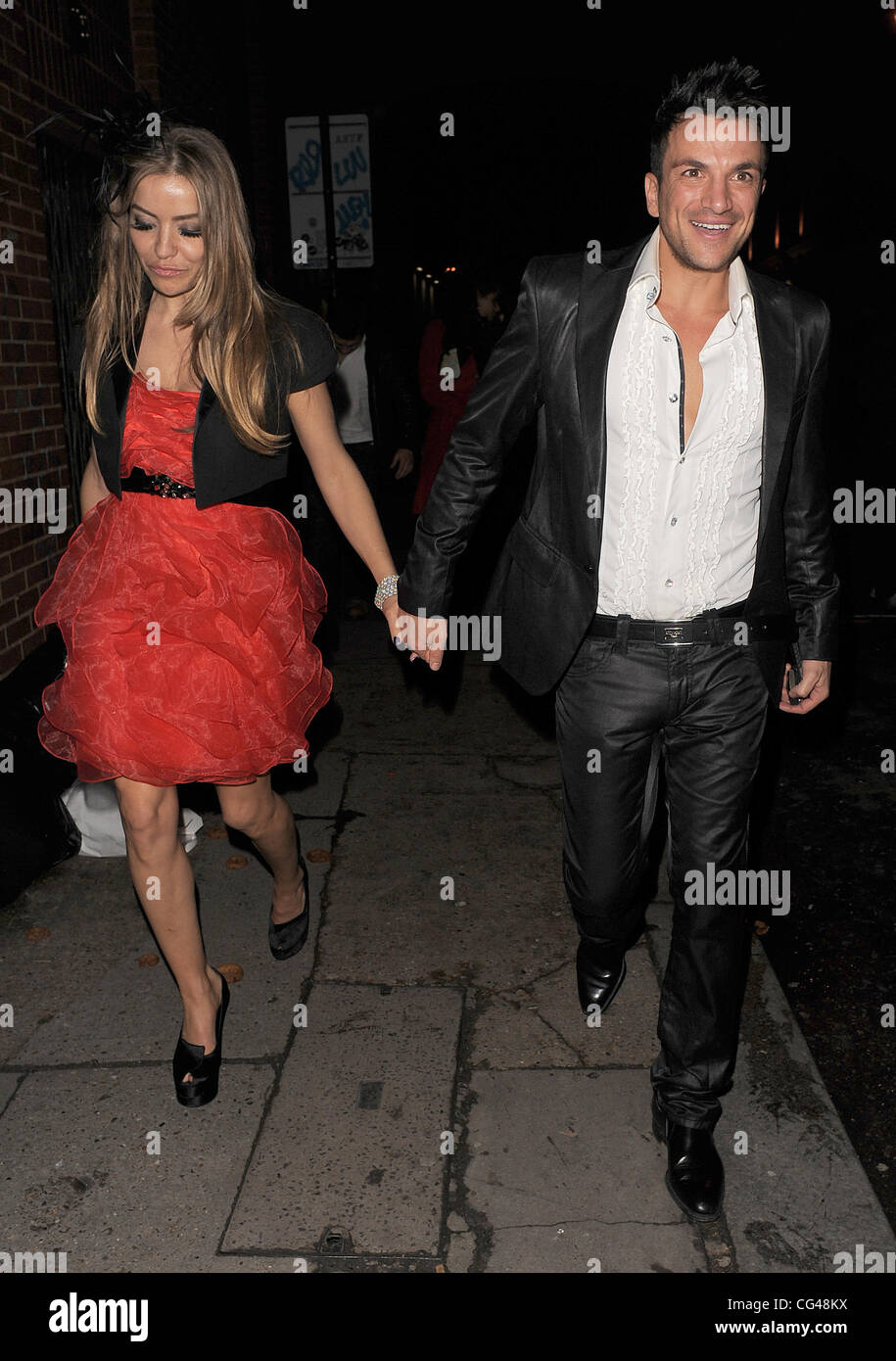 Peter Andre and his new girlfriend Elen Rivas leave Shoreditch House at ...