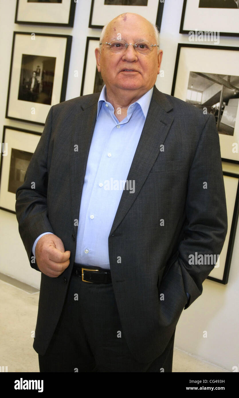 USSR President Mikhail Gorbachev attends the Perestroika exhibition ...