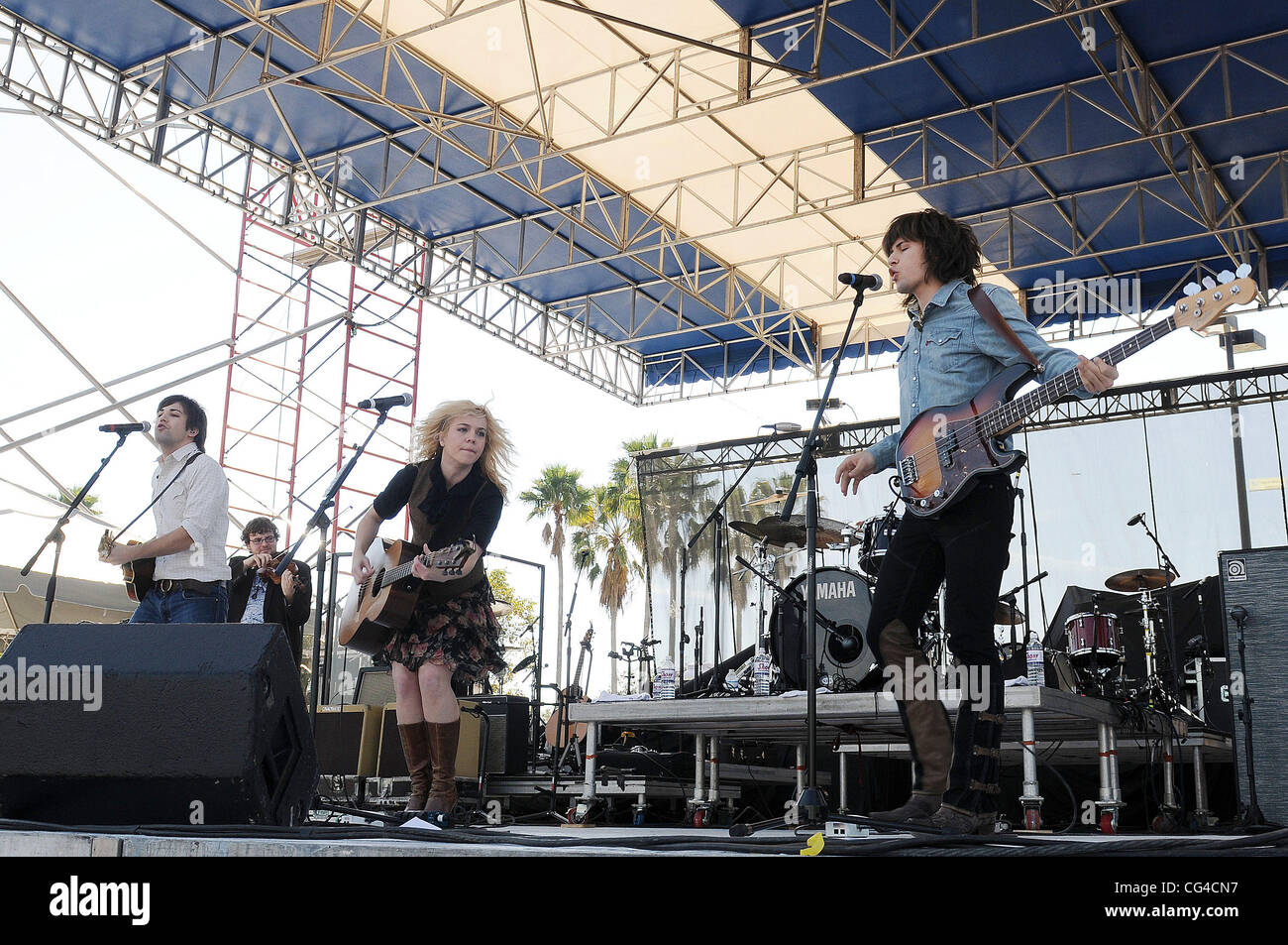 Neil,Kimberly and Reid Perry of 'The Band Perry' perform during the ...