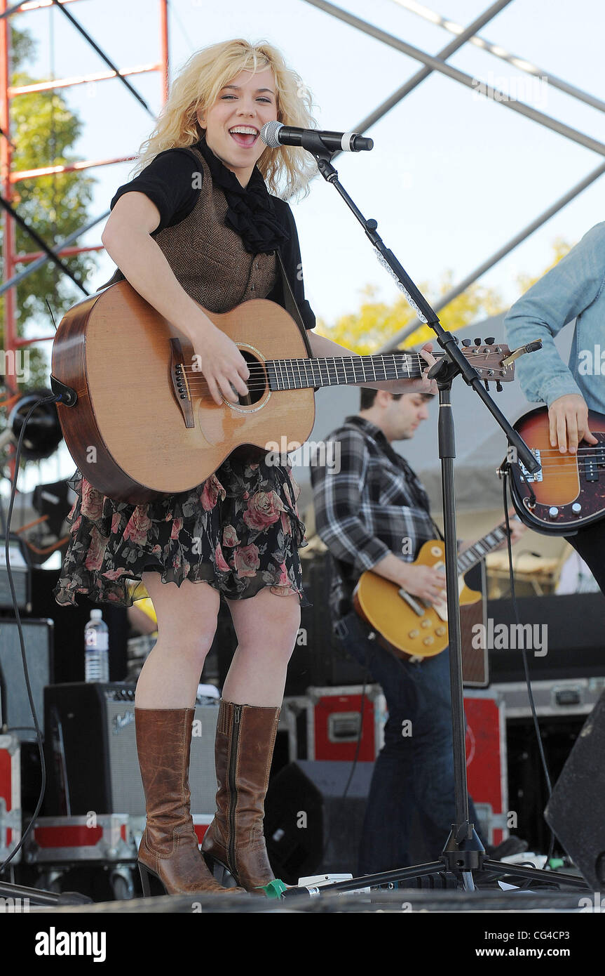 Kimberly Perry of 'The Band Perry' performs during the ' WKIS Chili ...
