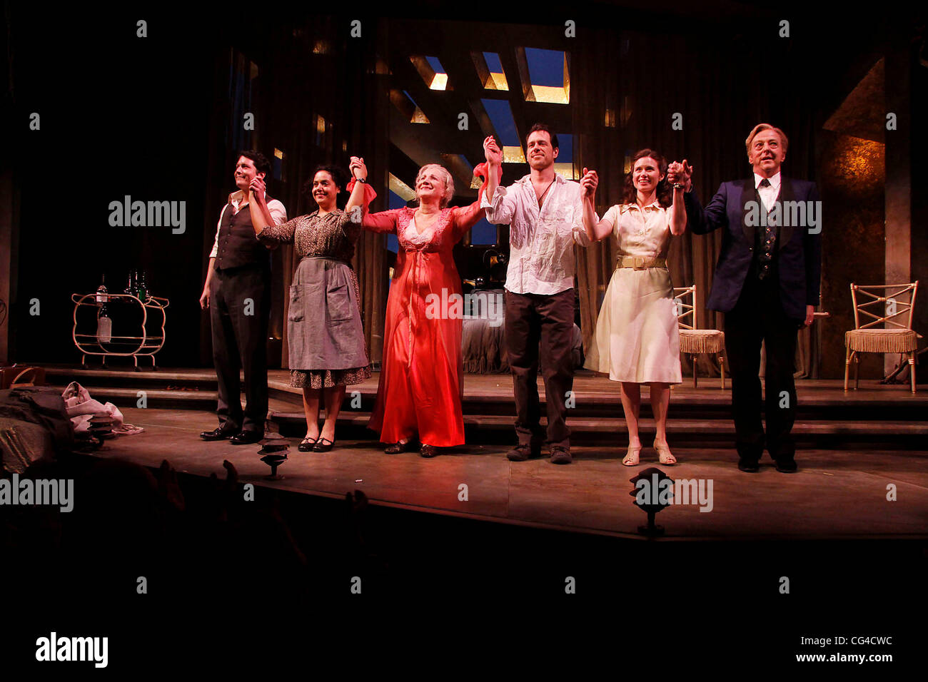 Curtis Billings, Elisa Bocanegra, Olympia Dukakis, Darren Pettie ...