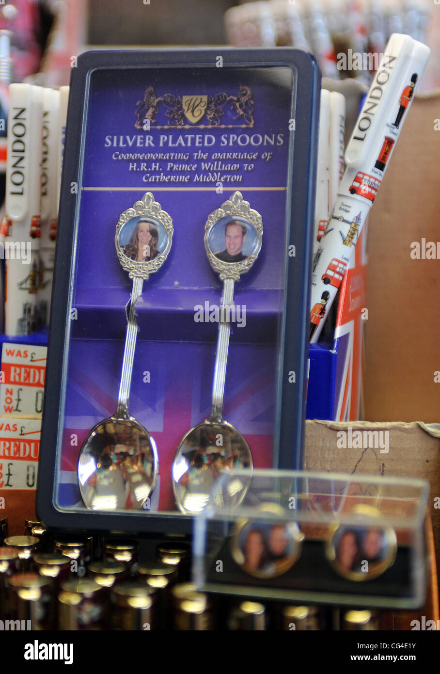 Prince William and Kate Middleton Royal Wedding souvenir spoons for ...