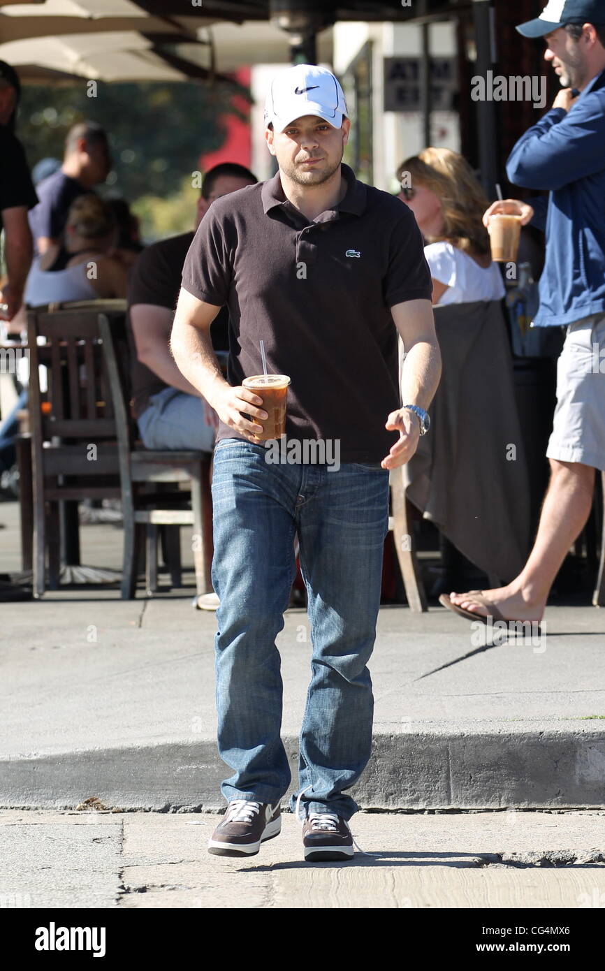 Jerry Ferrara 'The Entourage' star having lunch in Hollywood. Los ...