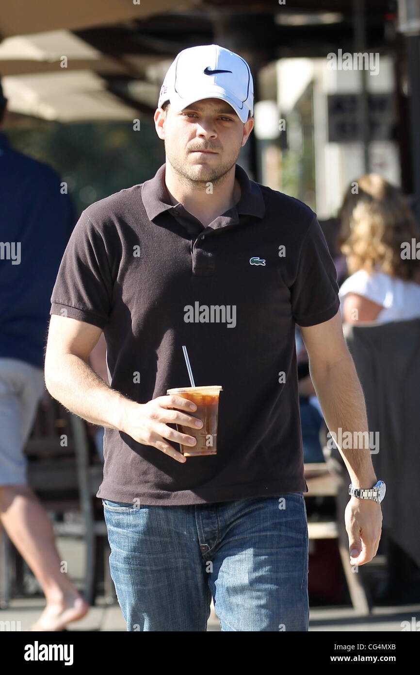 Jerry Ferrara 'The Entourage' star having lunch in Hollywood. Los ...