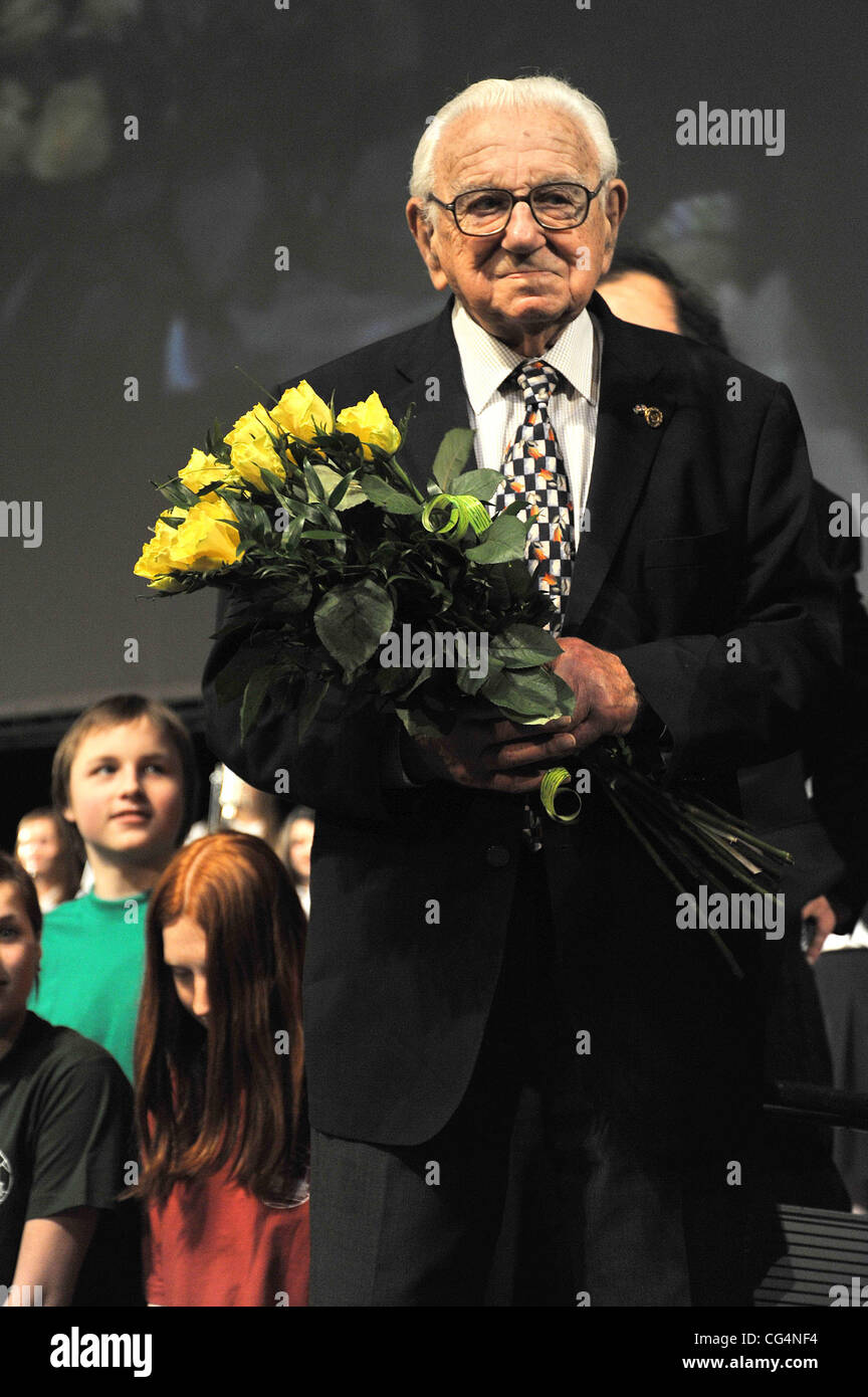 Sir nicholas winton children hi-res stock photography and images - Alamy
