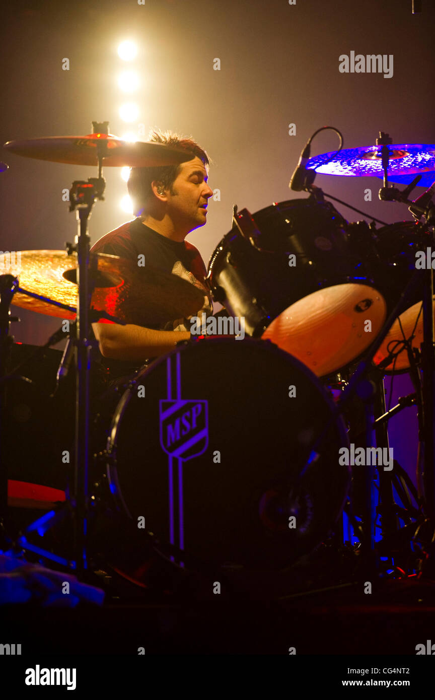 Sean moore of the manic street preachers hi-res stock photography and ...