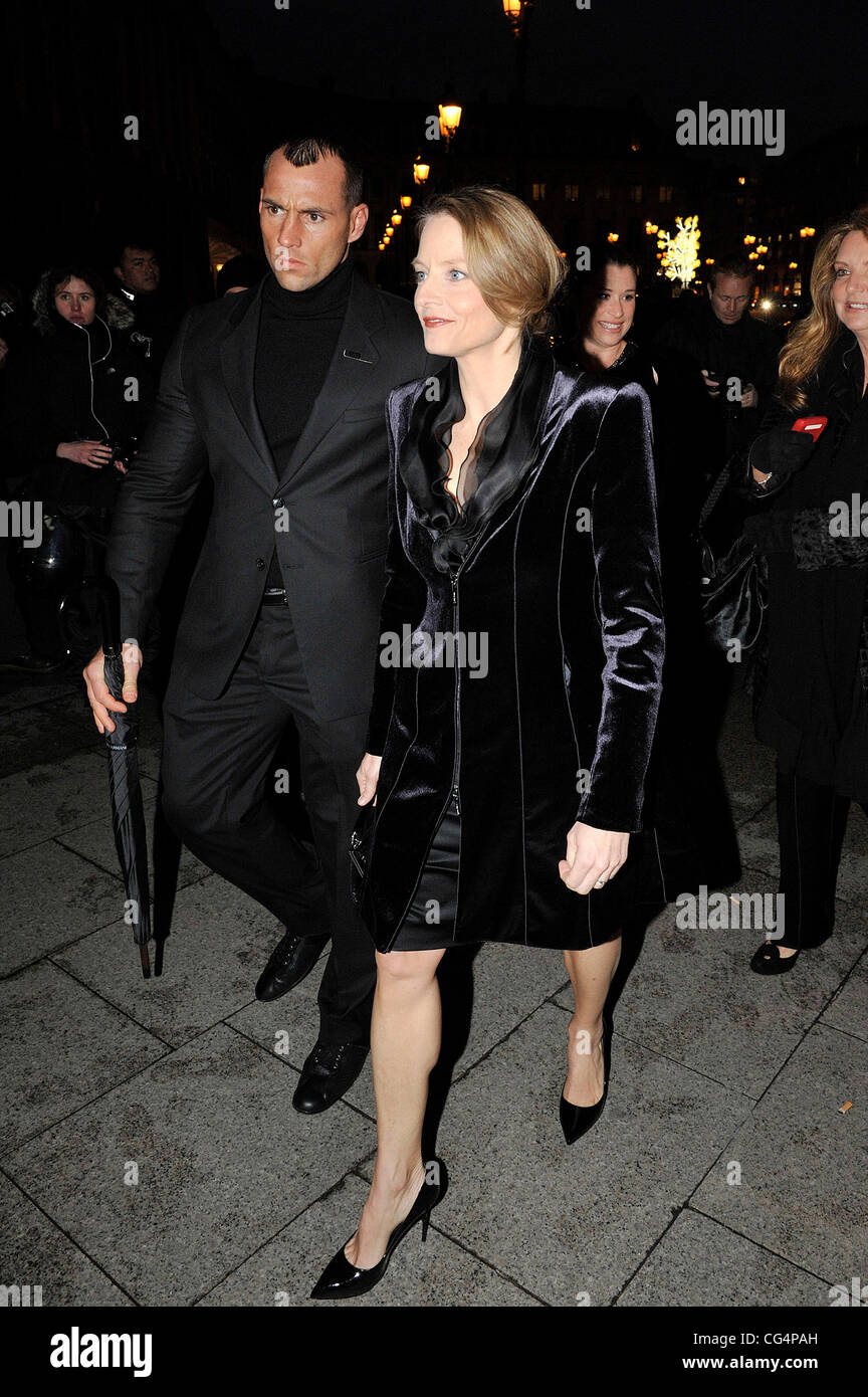 Jodie Foster, Paris Fashion Week Fall 2011 - Menswear - Giorgio Armani ...
