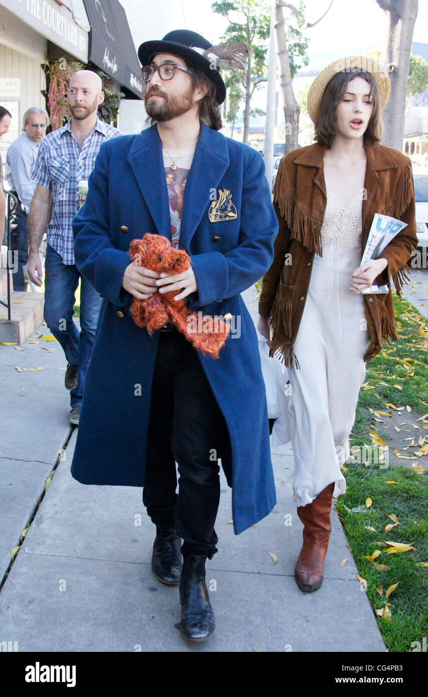 Sean Lennon Girlfriend