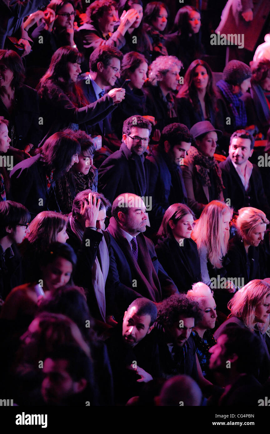 Crowd of spectators Paris Fashion Week Fall 2011 - Etam - Catwalk Paris ...