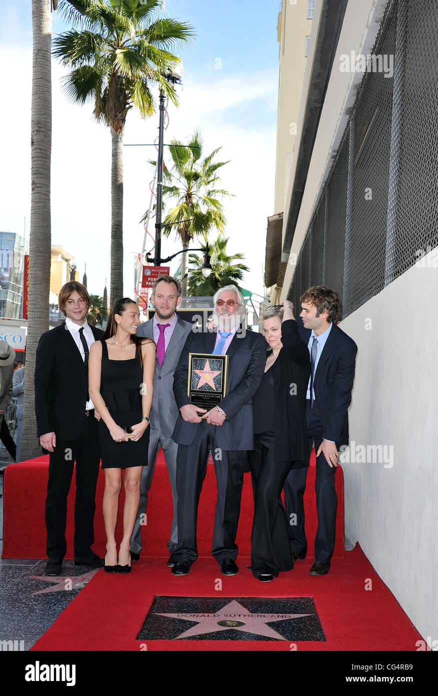 Donald Sutherland and family Donald Sutherland receives the 2,430th ...