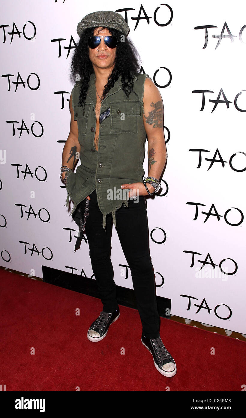 Hosts after concert party at tao hi-res stock photography and images ...
