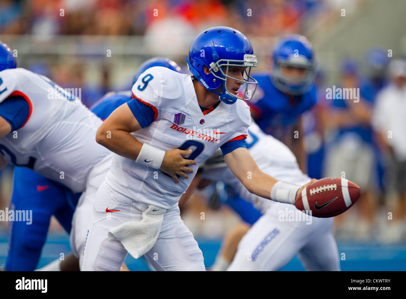 Blue turf at bronco stadium hi-res stock photography and images - Alamy