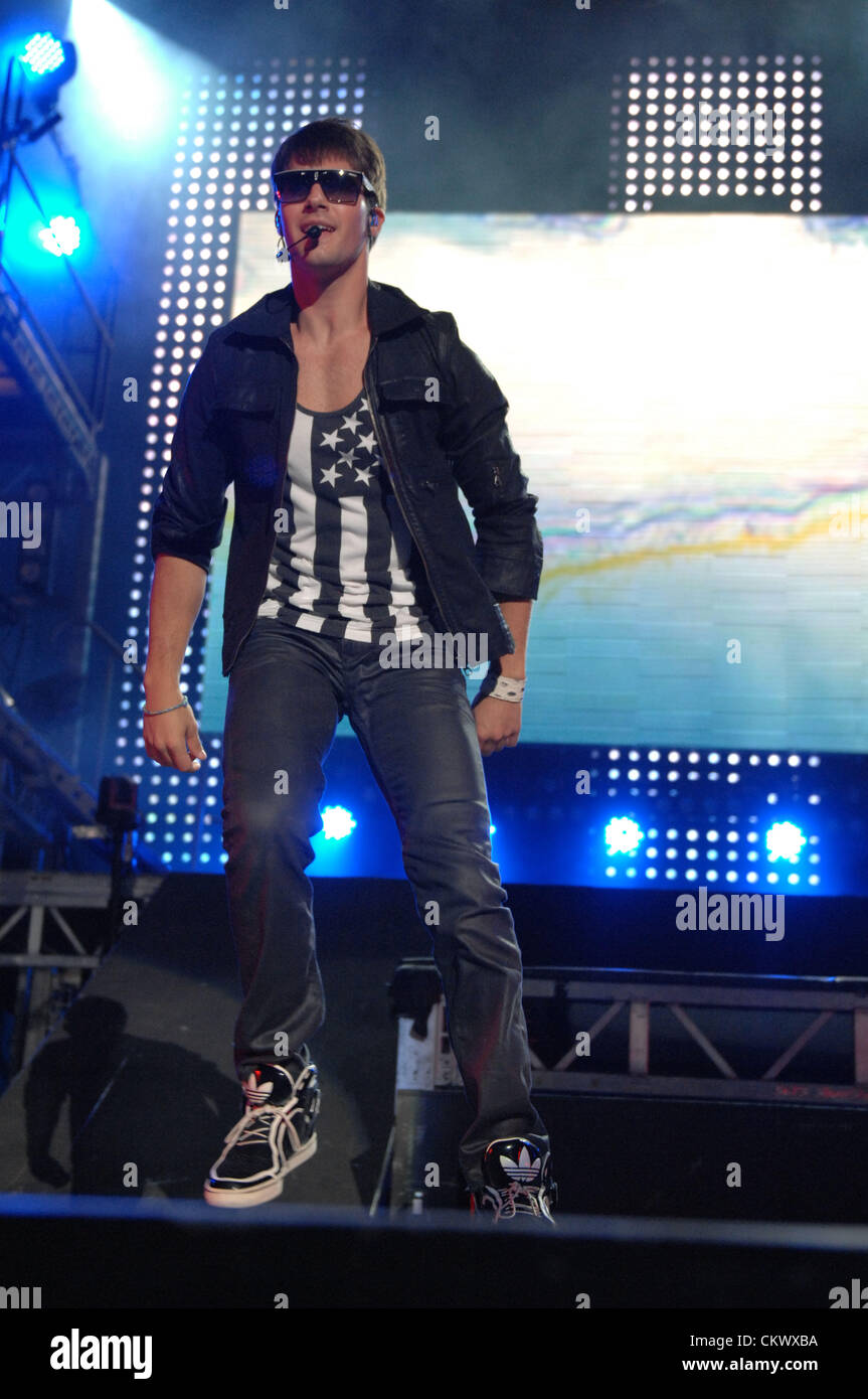 Aug. 21, 2012 - Raleigh, North Carolina, U.S. - Singer JAMES MASLOW of ...