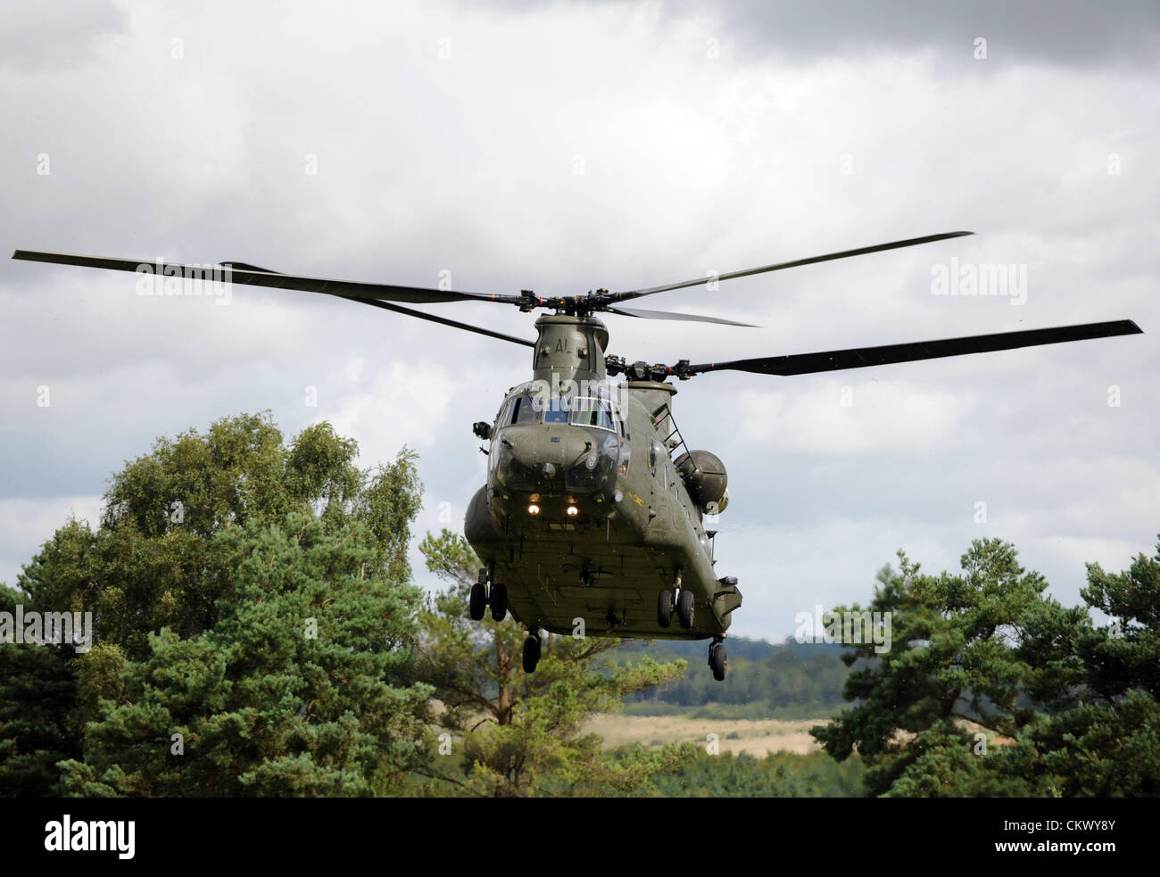 Chinook helicopter chinook in flight hi-res stock photography and ...