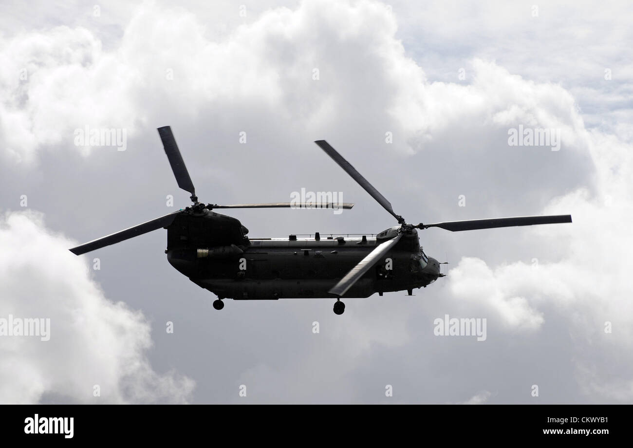 Chinook take off hi-res stock photography and images - Alamy