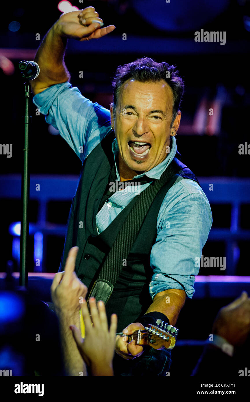 Aug. 24, 2012 - Toronto, Ontario, Canada - Singer BRUCE SPRINGSTEEN and ...