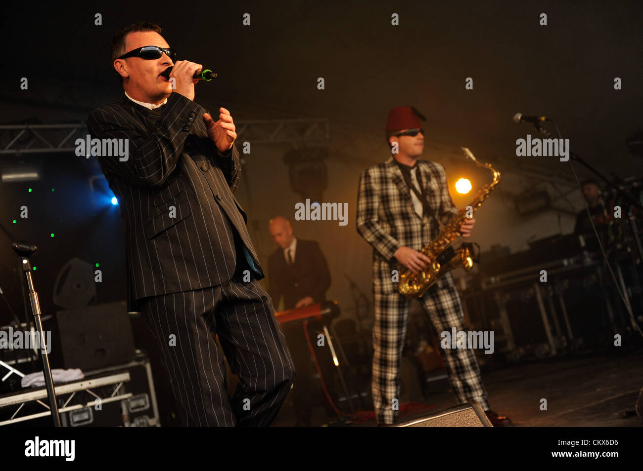 Madness band hi-res stock photography and images - Alamy