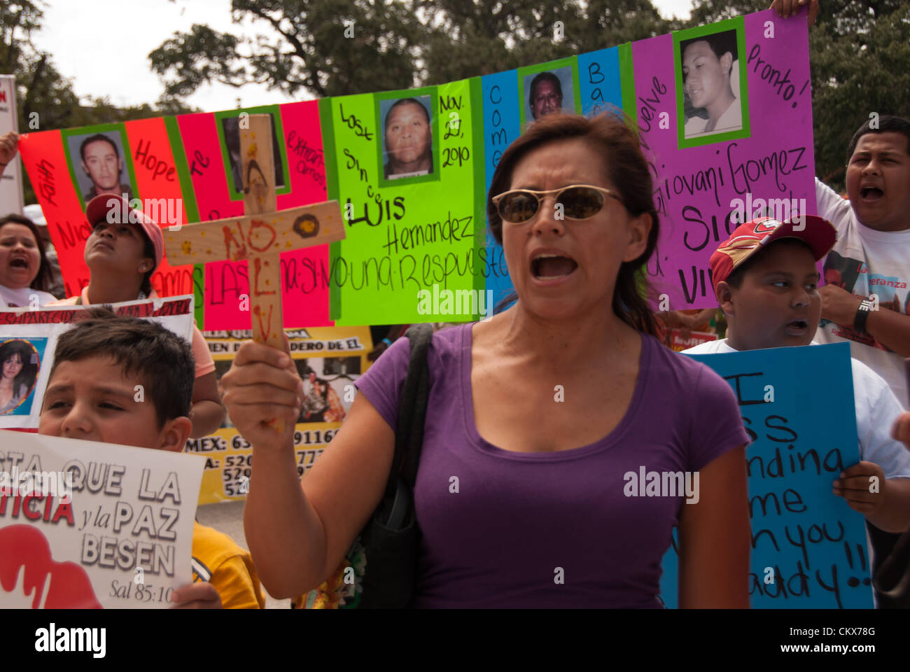 Narco gun hi-res stock photography and images - Alamy