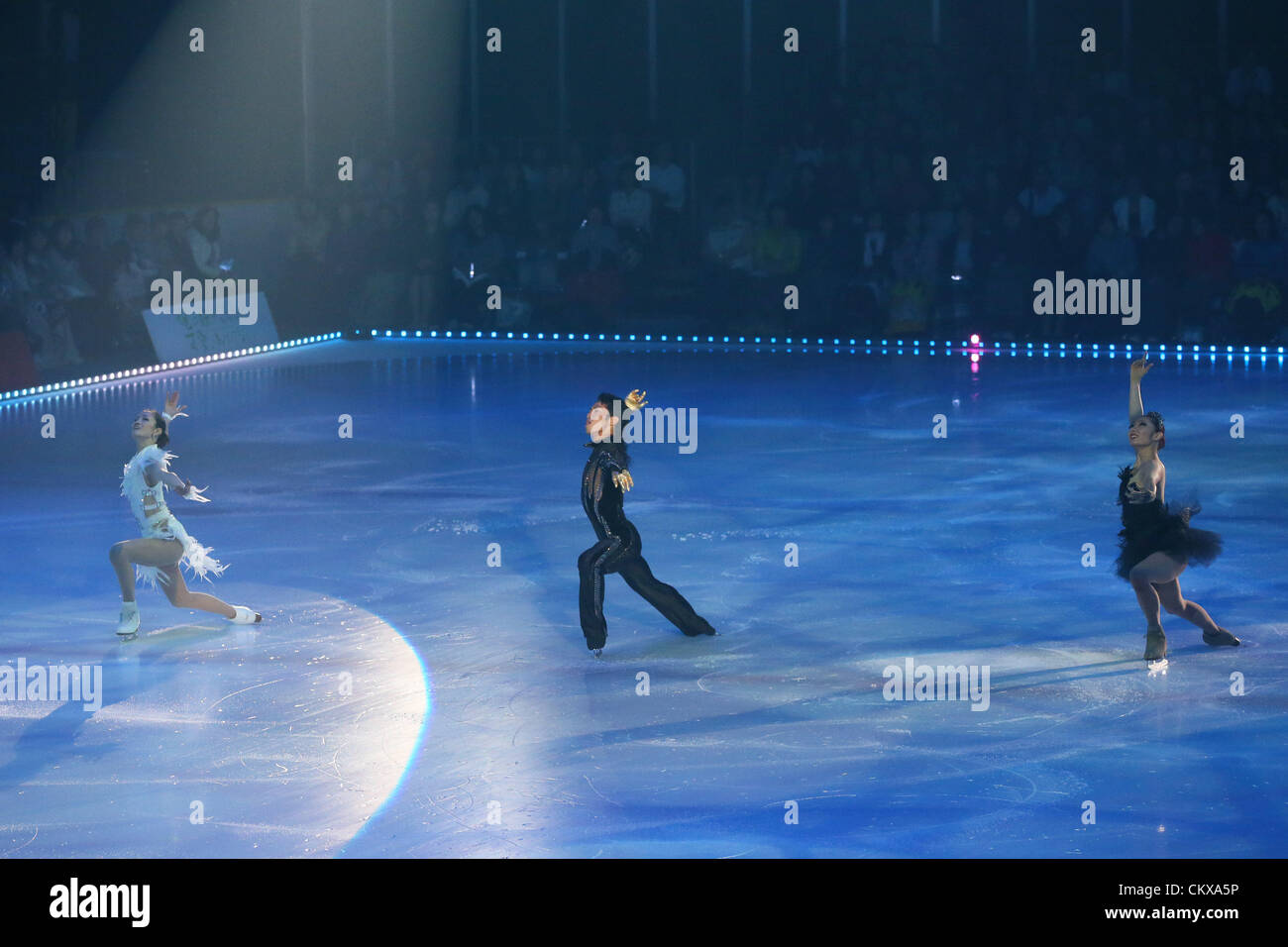 (L to R) Shizuka Arakawa, Daisuke Takahashi (JPN), Miki Ando (JPN ...