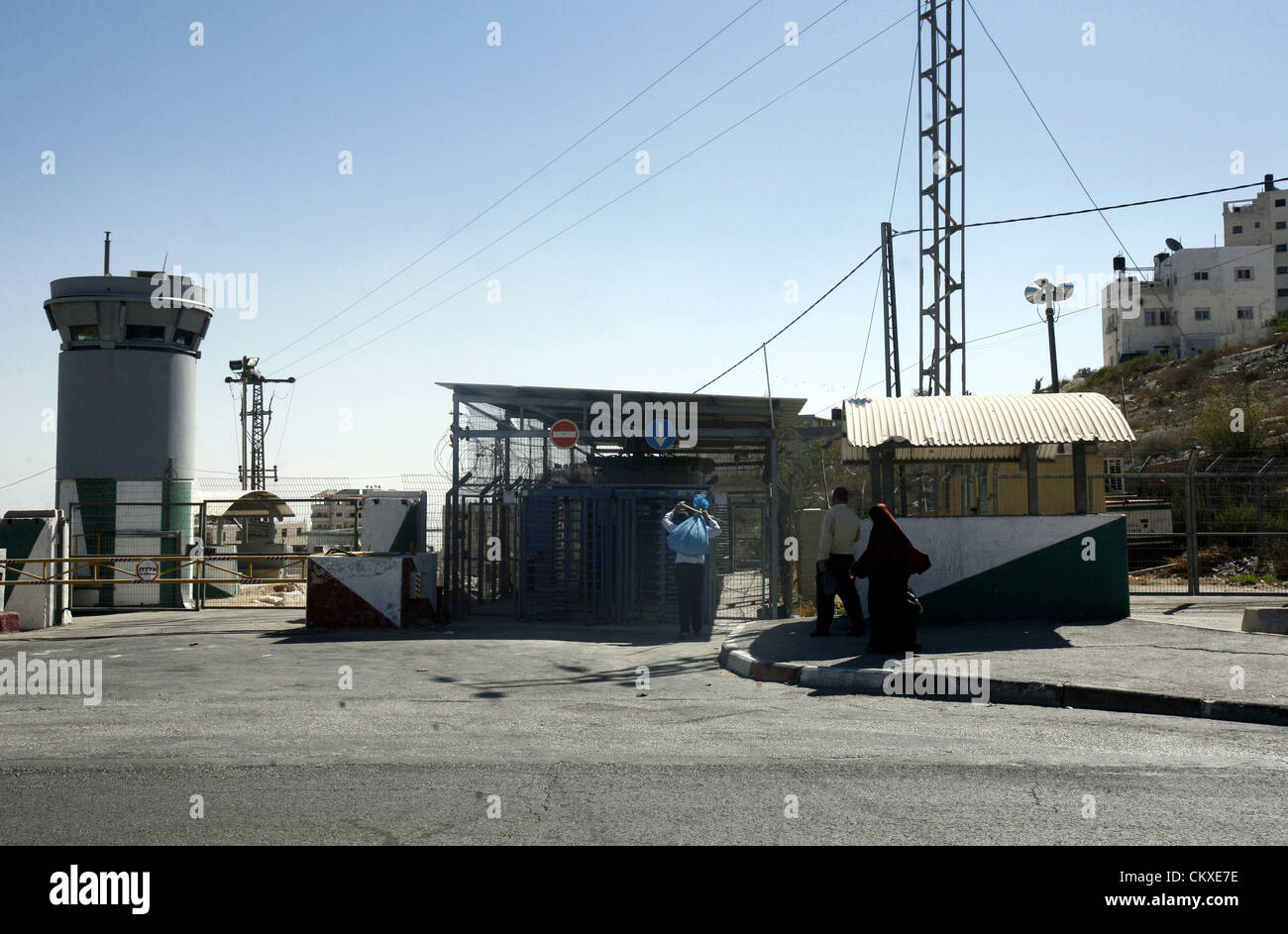 Military checkpoint hi-res stock photography and images - Alamy