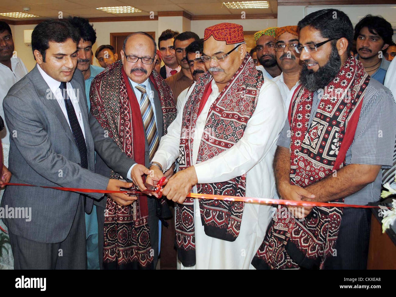 Pakistan. Sindh Tarraqi Pasand Party Chairman, Dr.Qadir Magsi cuts ...