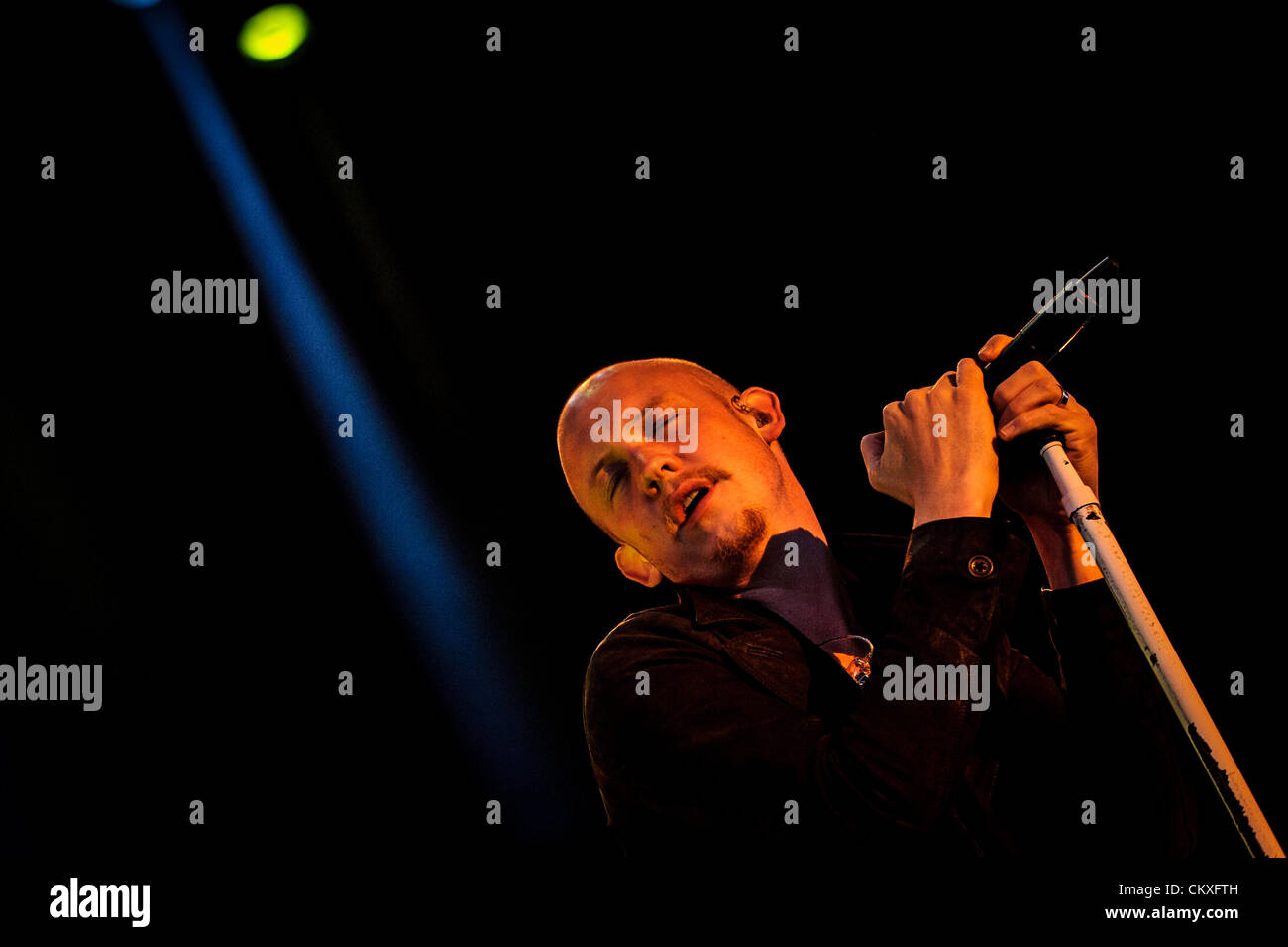 Isaac slade lead singer fray hi-res stock photography and images - Alamy