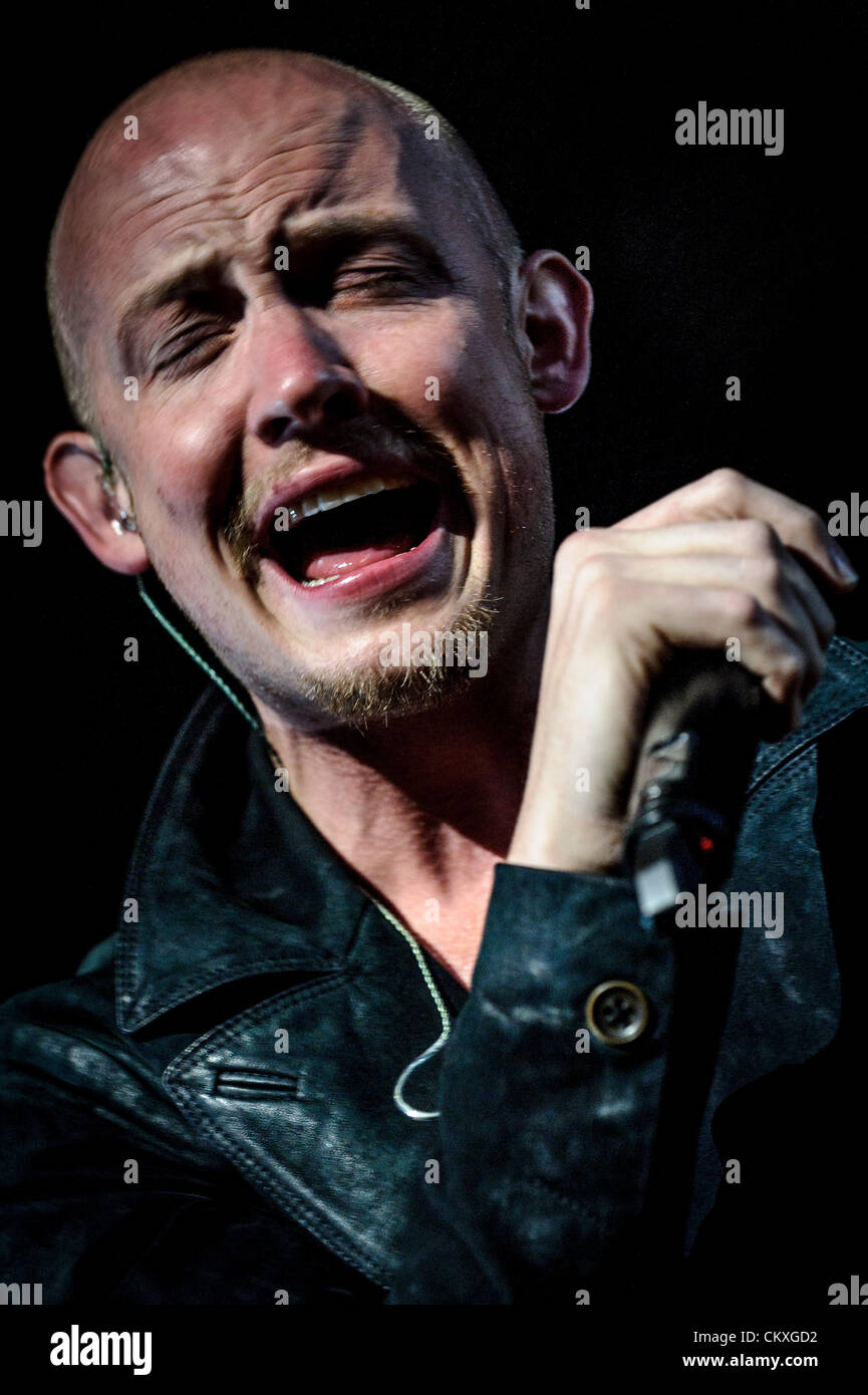 Singer isaac hi-res stock photography and images - Alamy