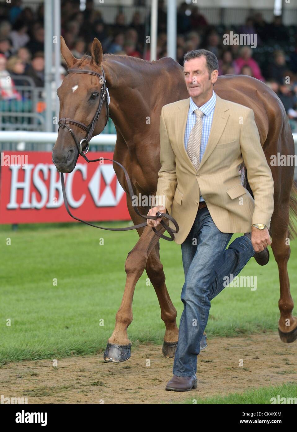 Equestrian 2012 land rover burghley hi-res stock photography and images ...