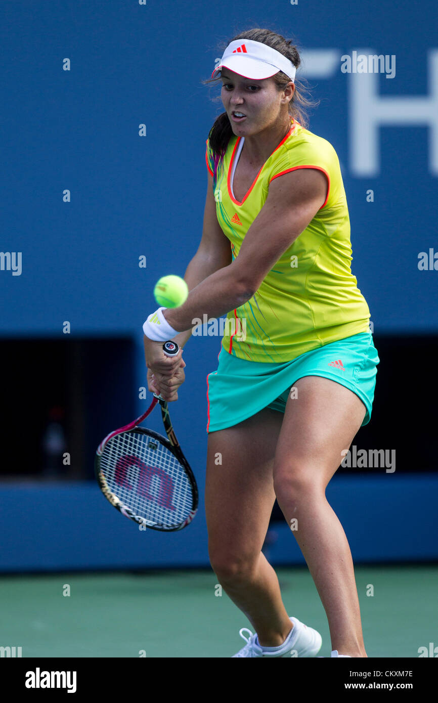 Flushing, New York, USA. 29th August 2012. Laura Robson (GBR) competing ...