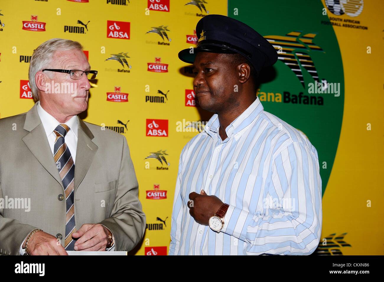 Johannesburg, South Africa. 30th Aug 2012. Gordon Igesund and Thomas ...