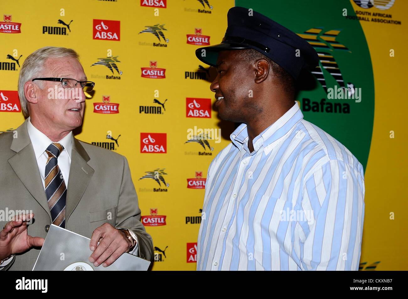 Johannesburg, South Africa. 30th Aug 2012. Gordon Igesund and Thomas ...