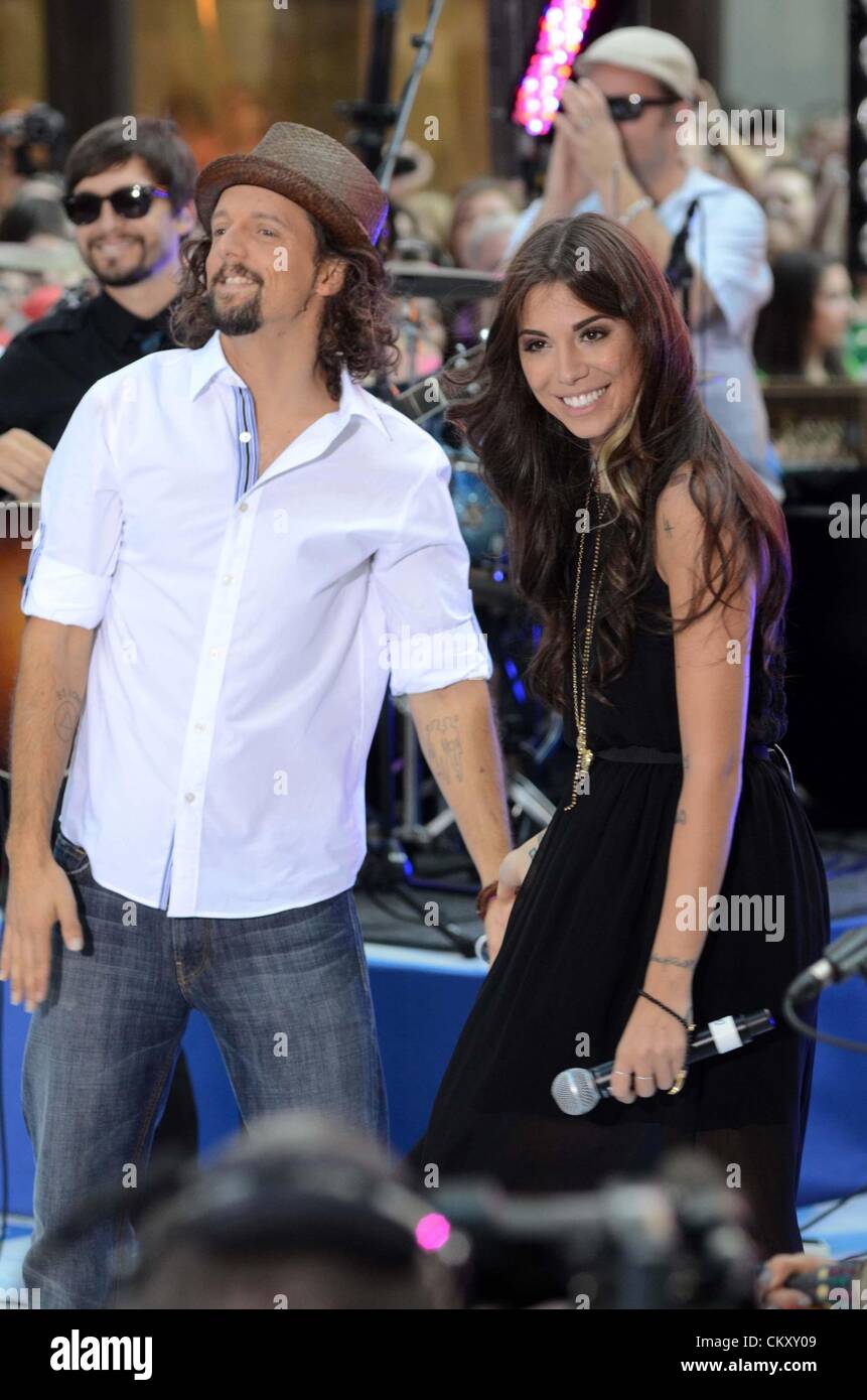 New York, USA. 31st Aug 2012. Jason Mraz, Christina Perri on stage for ...