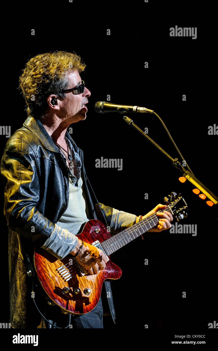 Aug. 30, 2012 - Toronto, Ontario, Canada - Guitarist AL CONNELLY of ...