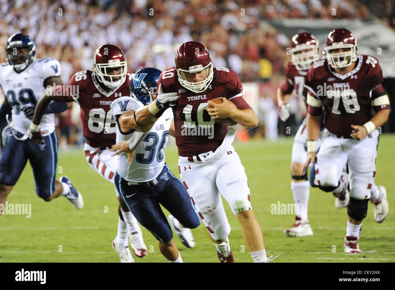 Aug. 31, 2012 - Philadelphia, Pennsylvania, U.S - Temple's quarterback ...