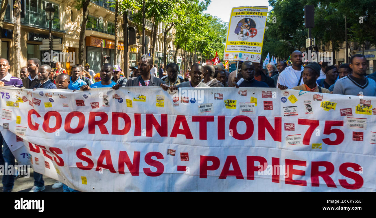 Foreigners without documents hi-res stock photography and images - Alamy