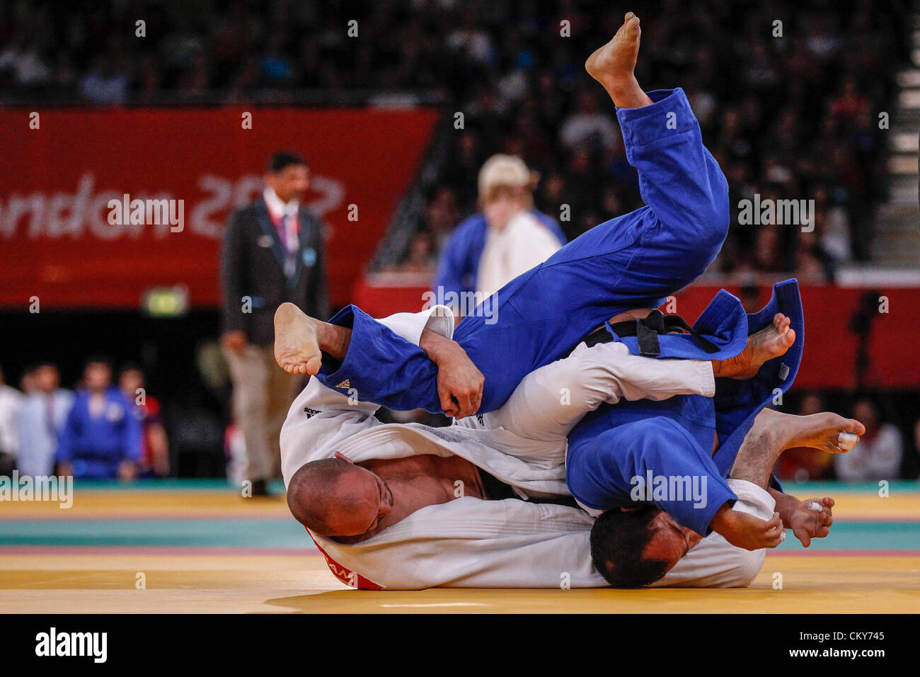 01.09.2012. London, England. Samuel INGRAM (GBR) (white) and Jorge ...