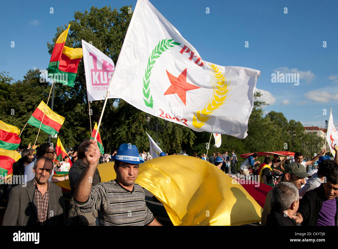 Kurden hi-res stock photography and images - Alamy