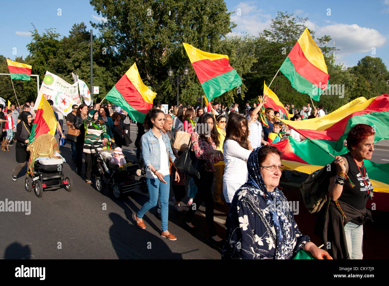 Kurden hi-res stock photography and images - Alamy