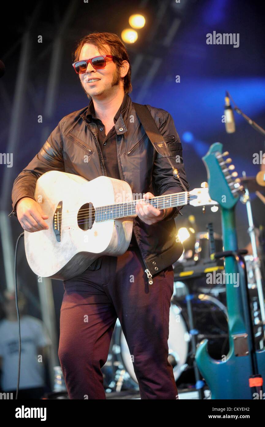 Former Supergrass frontman Gaz Coombes at The Big Feastival, Alex James ...