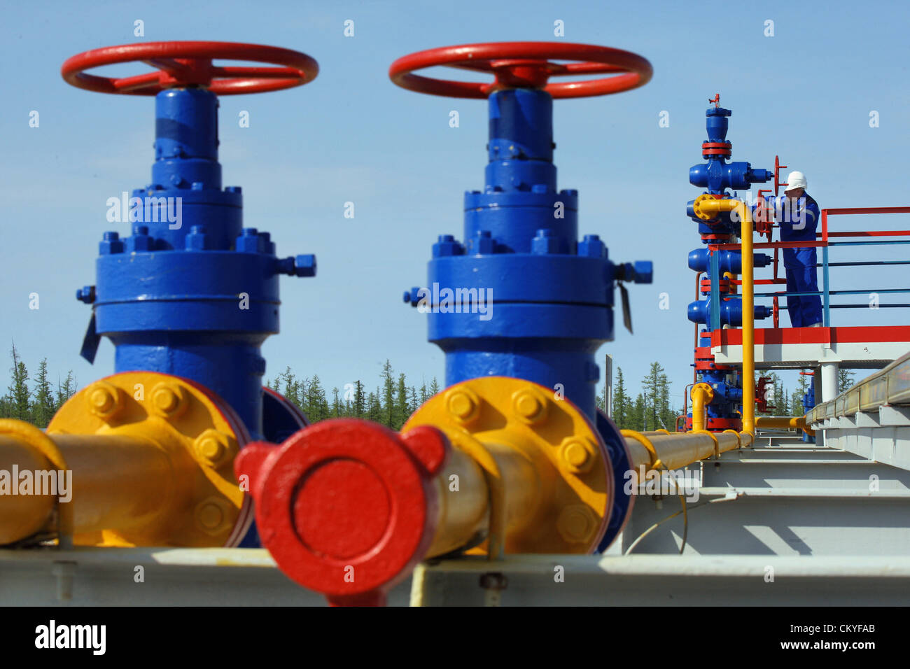 Yamal nenets autonomous district hi-res stock photography and images ...