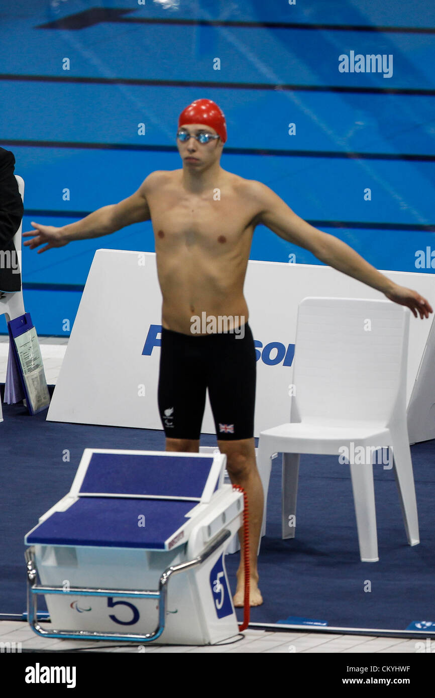 Jonathan fox hi-res stock photography and images - Alamy