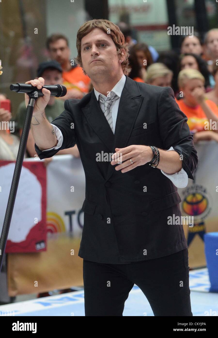Rob Thomas on stage for NBC Today Show Concert with Matchbox Twenty ...