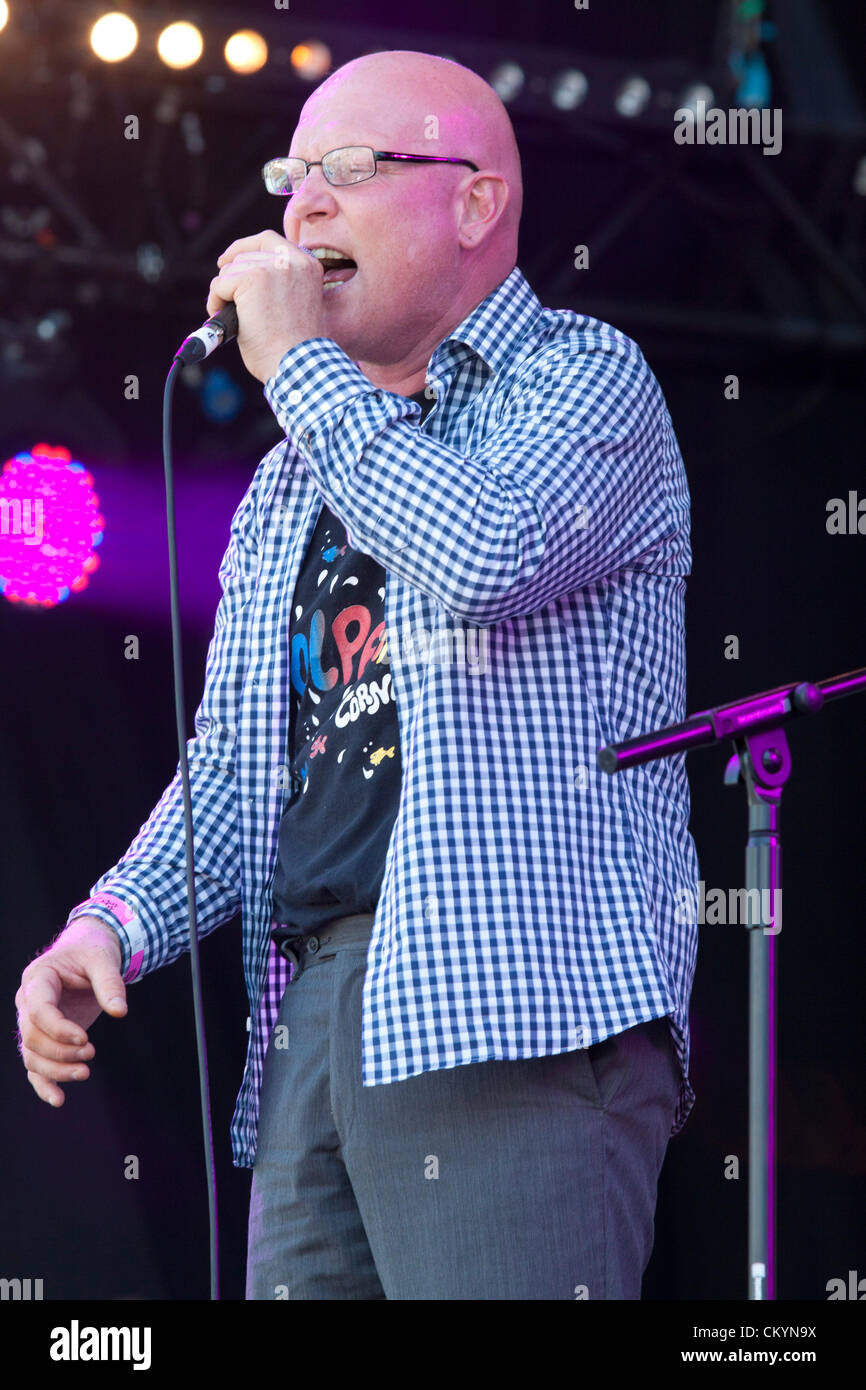 Heavy load band hi-res stock photography and images - Alamy