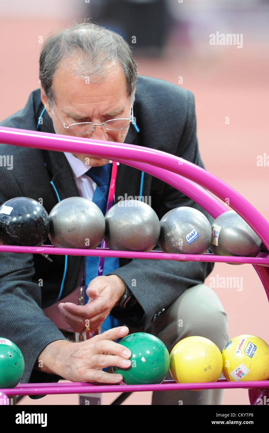 F34 final olympic stadium hi-res stock photography and images - Alamy