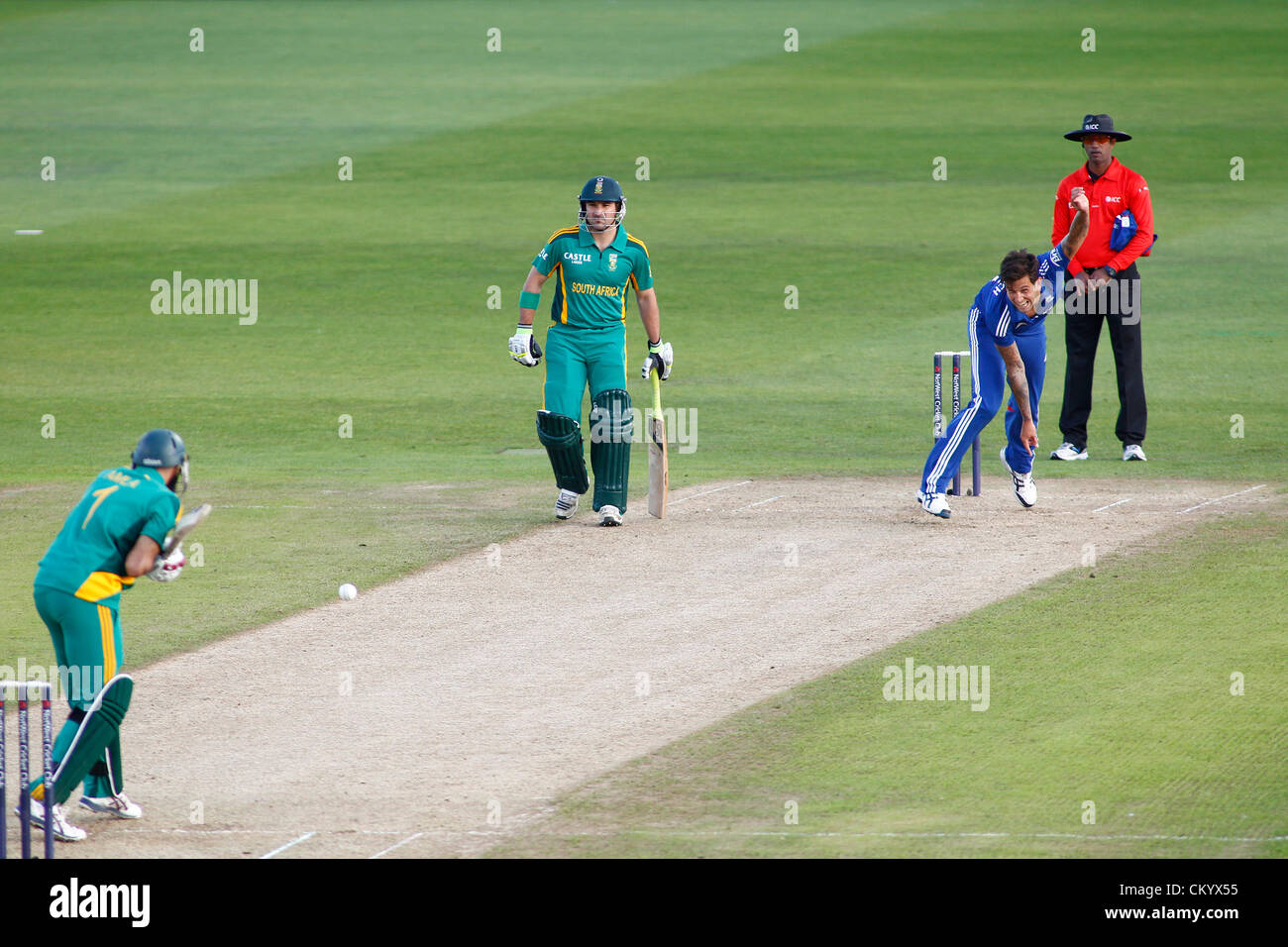05/09/2012 Nottingham, England. South Africa's Hashim Amla batting and ...