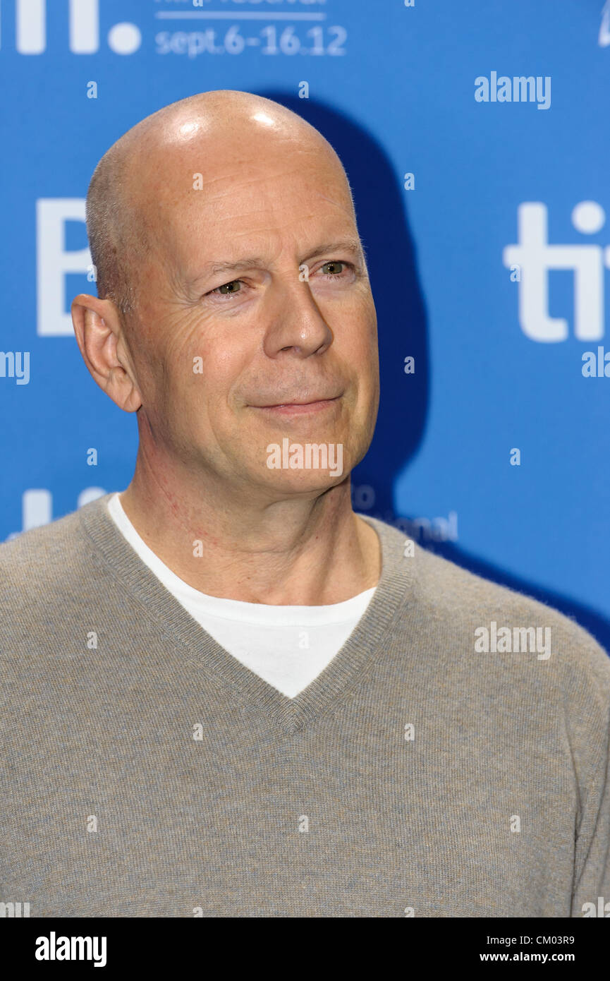Toronto, Ontario, Canada. 6th September 2012. Actor BRUCE WILLIS poses ...